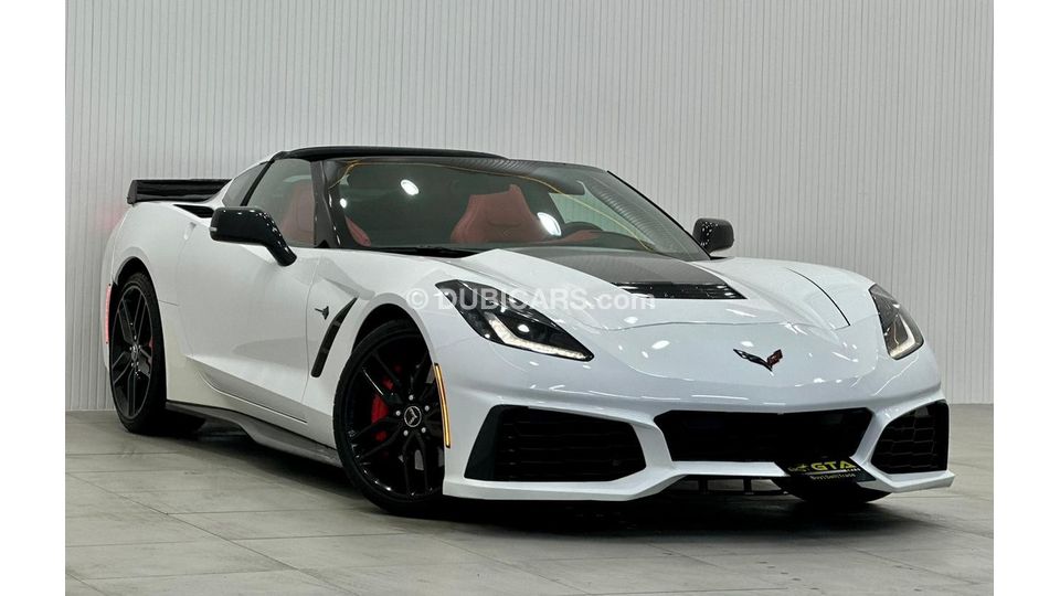 مستعملة شيفروليه كورفت C7 Z51 2015 للبيع في دبي - 617500