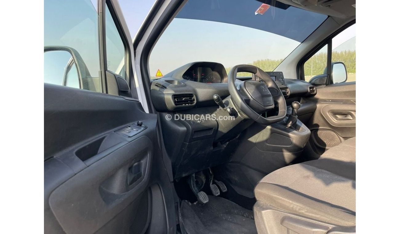 Used Peugeot Partner 2020 I Van I Ref#387 2020 for sale in Sharjah - 633562