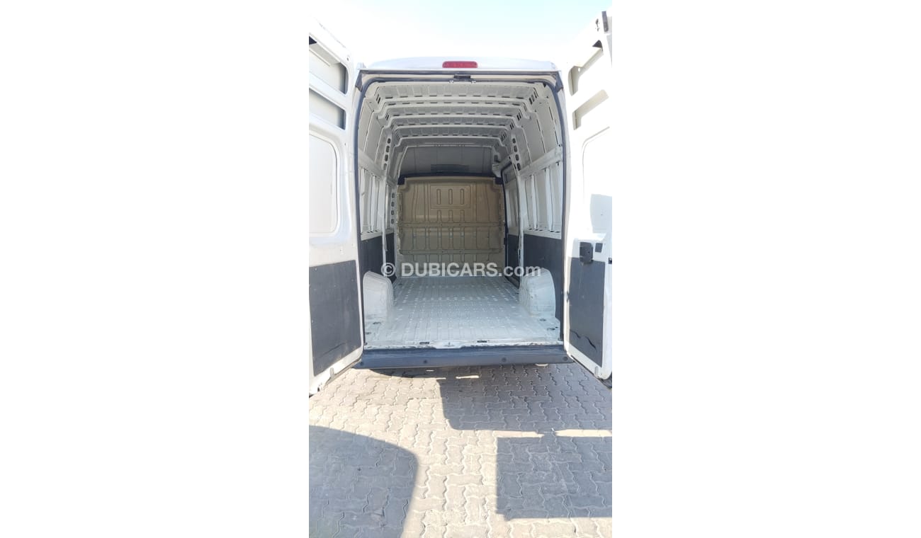 Used Peugeot Boxer L4H3 2018 for sale in Sharjah - 695042