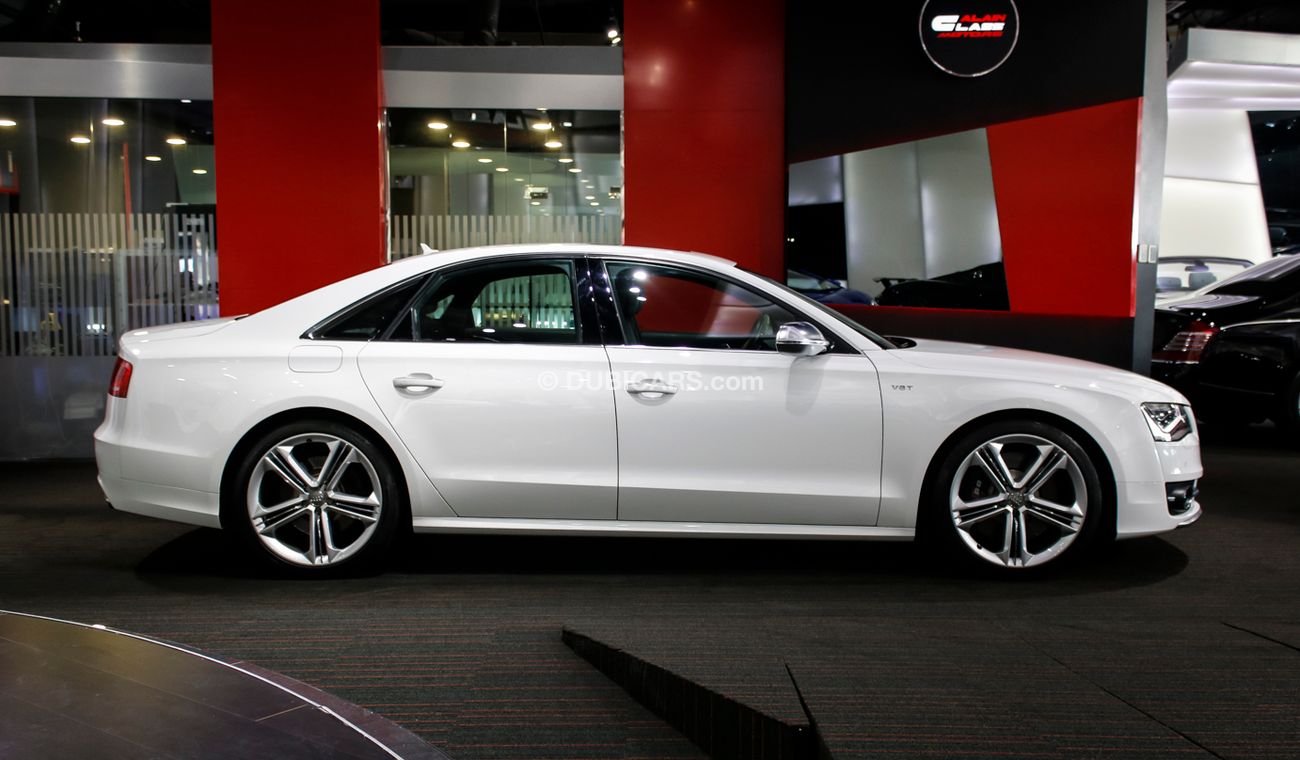 Used Audi S8 V8T 2013 for sale in Dubai - 35931