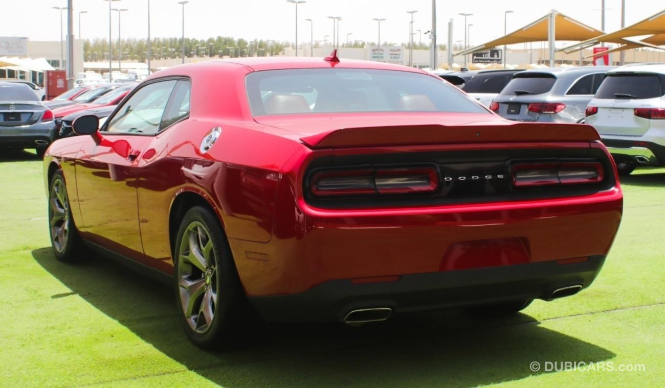Used Dodge Challenger 2017 for sale in Dubai - 539599