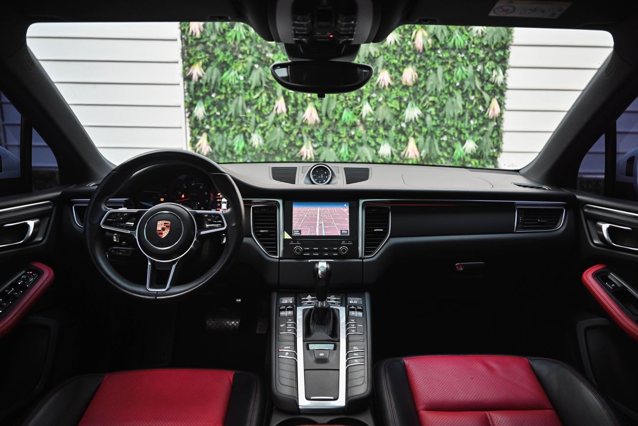 Used Porsche Macan | 3,719 P.M | 0% Downpayment | Full Option! 2018 for ...