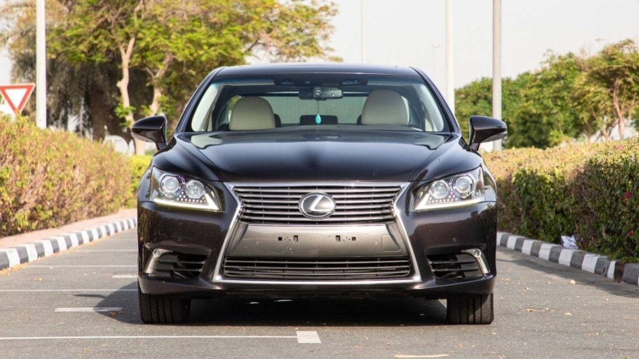 Used Lexus LS460 RWD 4.6L GCC 2014 for sale in Dubai - 772574