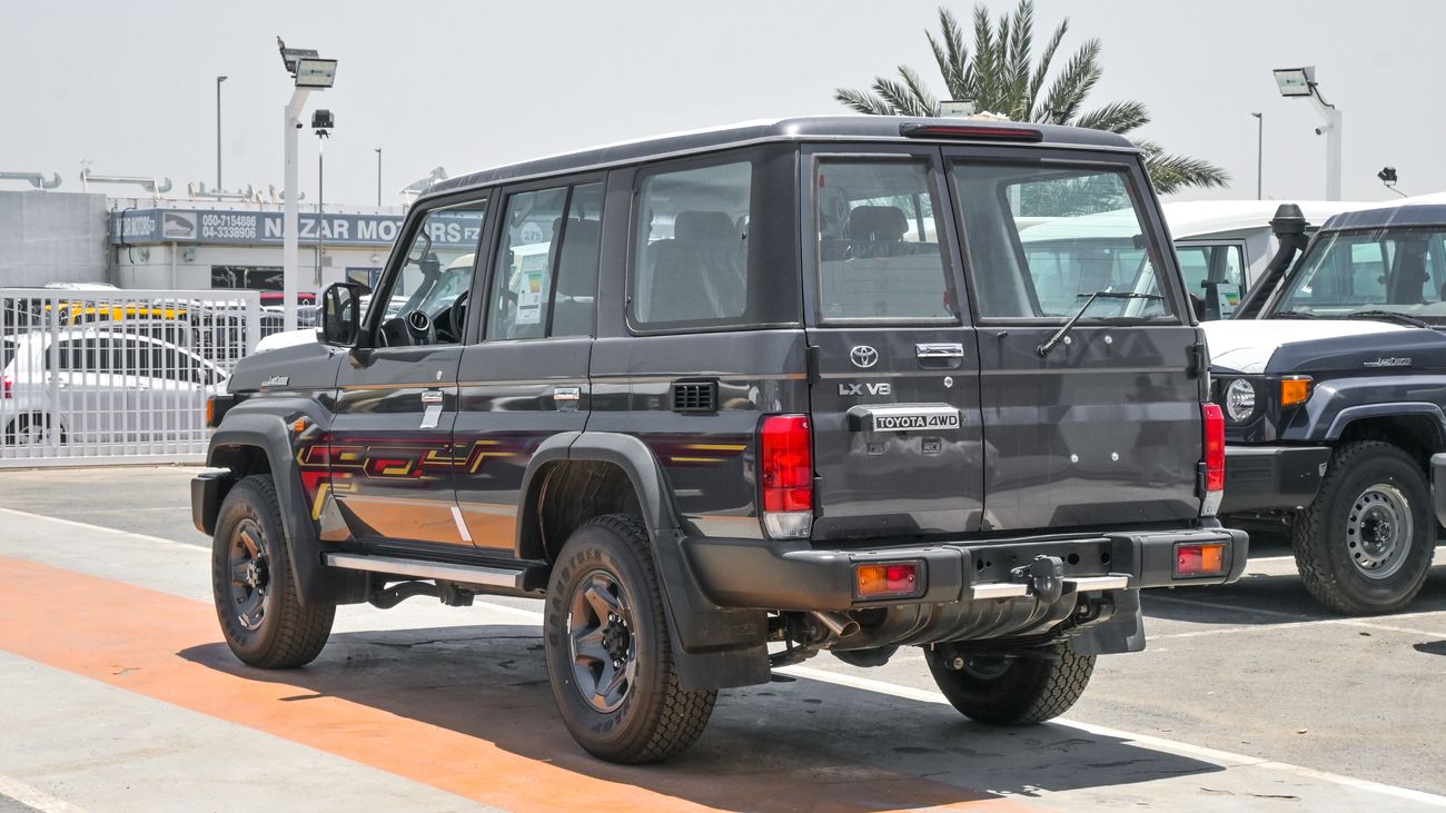 New Toyota Land Cruiser LX V8 2024 for sale in Dubai - 747579