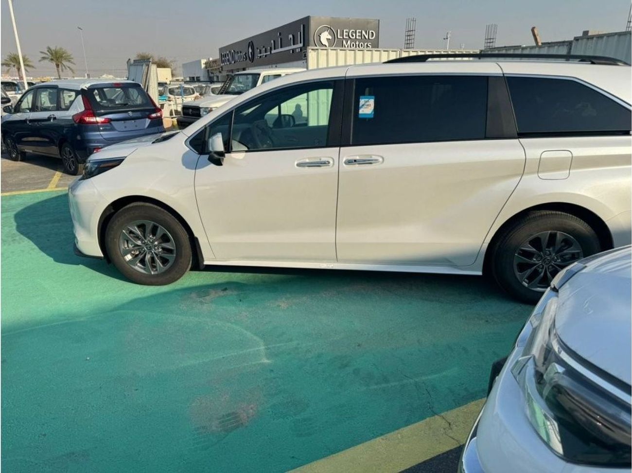 New Toyota Sienna 2.5L HYBRID XLE 2024 2024 for sale in Dubai - 745124