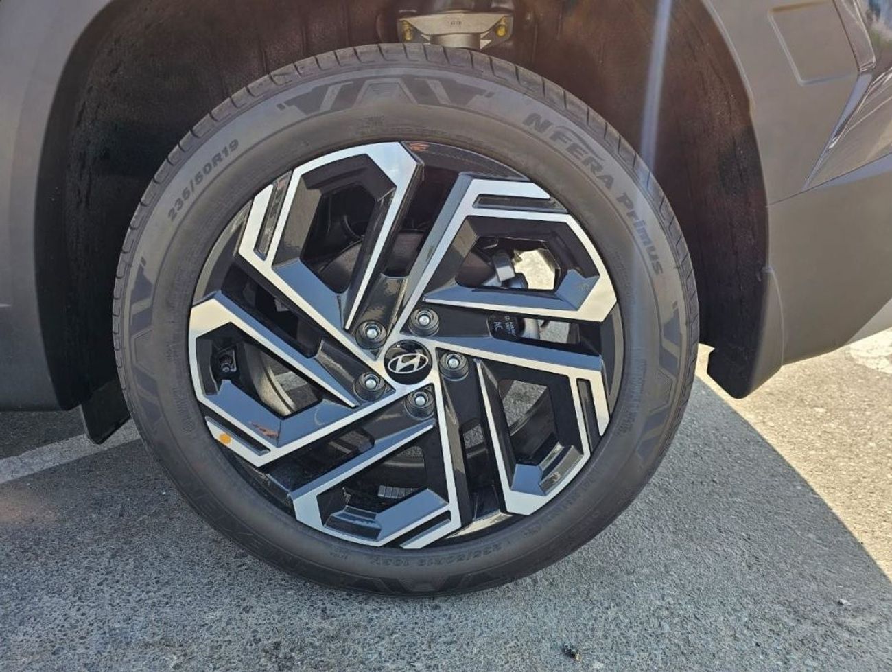 New HYUNDAI TUCSON 4*2 1.6L NEW SHAPE MODEL 2025 GCC SPECIFICATION ...