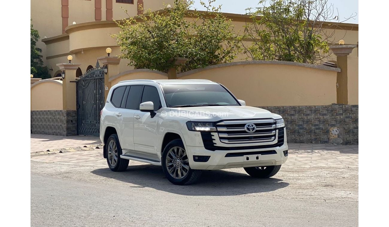 Used Toyota Land Cruiser GXR 2022 for sale in Dubai - 631828
