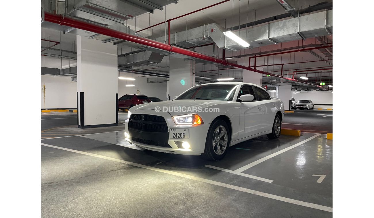 Used Dodge Charger Sxt 2014 for sale in Dubai - 607994