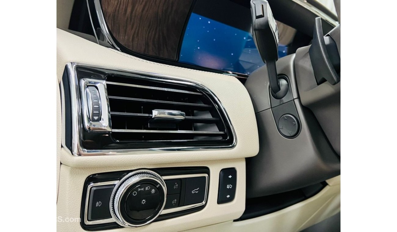 Used Lincoln Navigator Reserve GCC .. FSH .. Original Paint .. Perfect ...