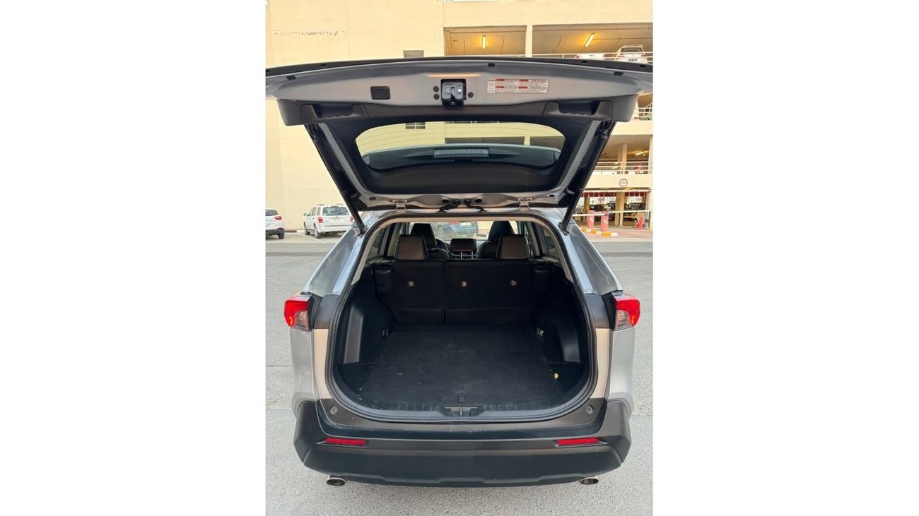 Used Toyota RAV4 VXR HEV 2021 XLE HEV HYBRID SUNROOF AWD USA IMPORTED 2021 for sale in Dubai ...