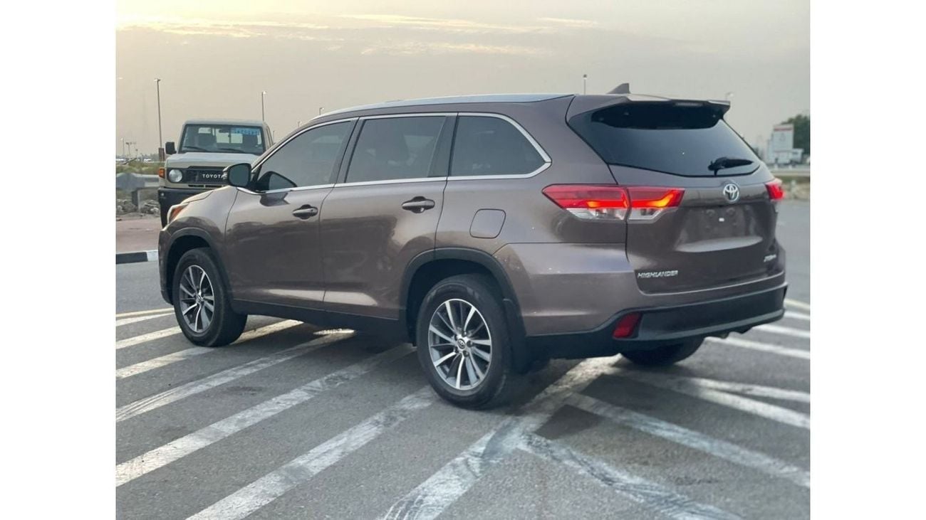 Used 2019 Toyota Highlander XLE 4x4 - 3.5L V6 - Full Option Special ...