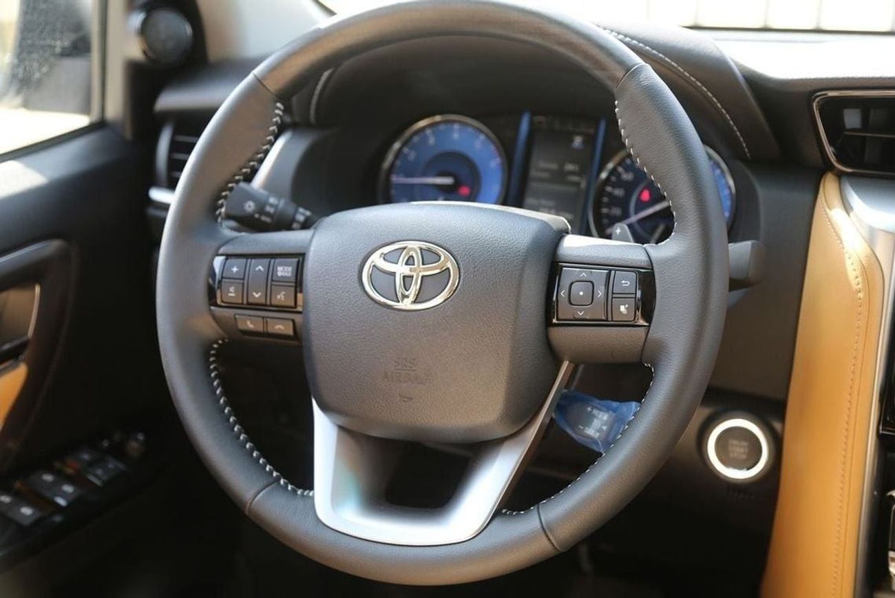 New Toyota Fortuner GXR 4.0L (278 HP) 2024 for sale in Dubai - 810781