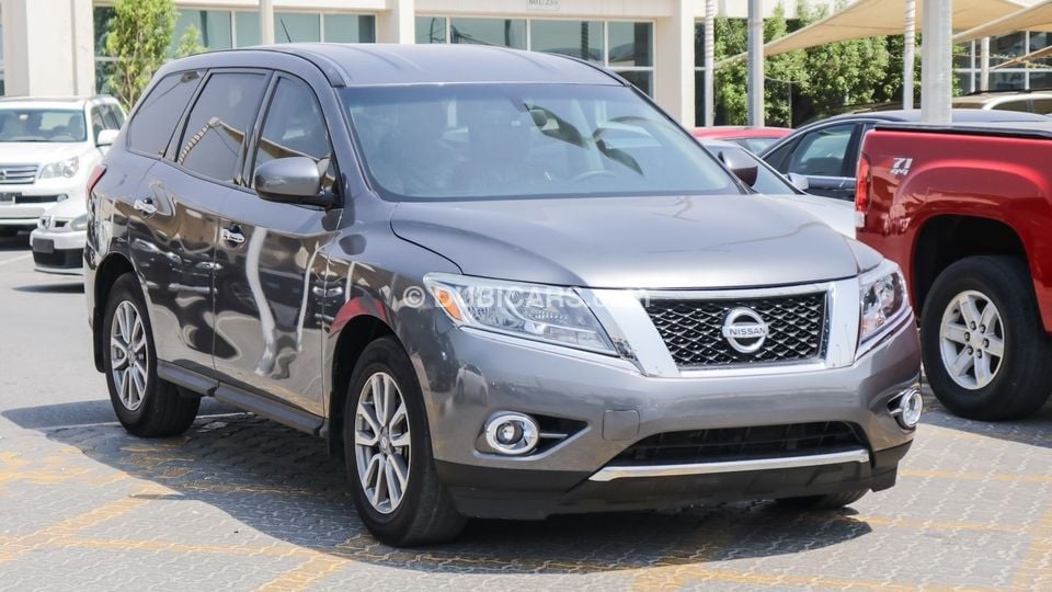Used Nissan Pathfinder 2015 for sale in Dubai - 268038