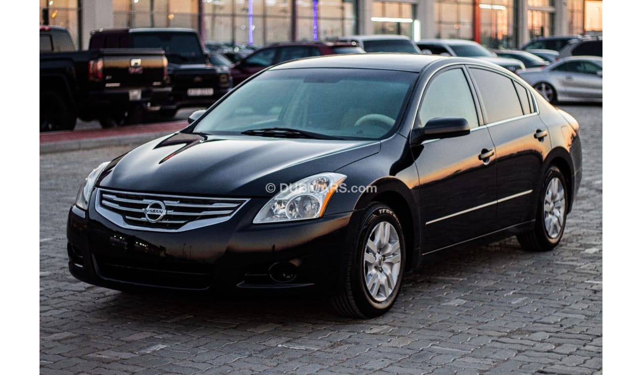 Used Nissan Altima 2010 for sale in Dubai - 574884