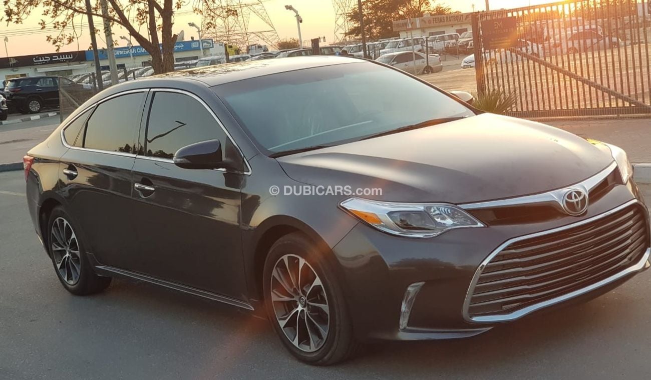 Used Toyota Avalon XLE 2016 for sale in Dubai - 489642