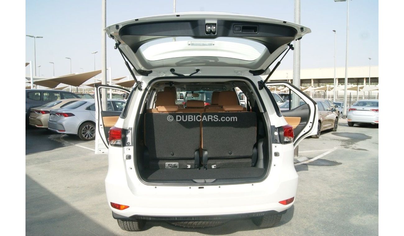 New Toyota Fortuner 2.7L Petrol Basic Auto 2022 for sale in Dubai - 566320