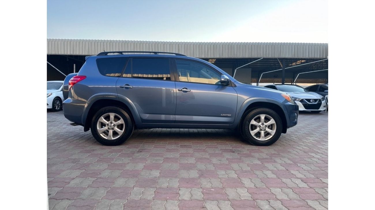 Used Toyota RAV4 2010 for sale in Dubai - 701349