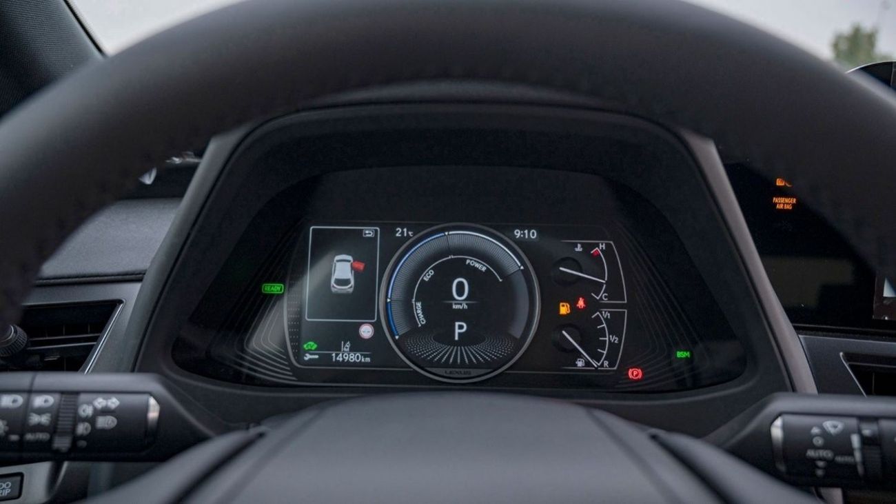 New Lexus UX250h 2.0L HYBRID - WHITE: SUNROOF, HUD, WIRELESS CHARGER ...