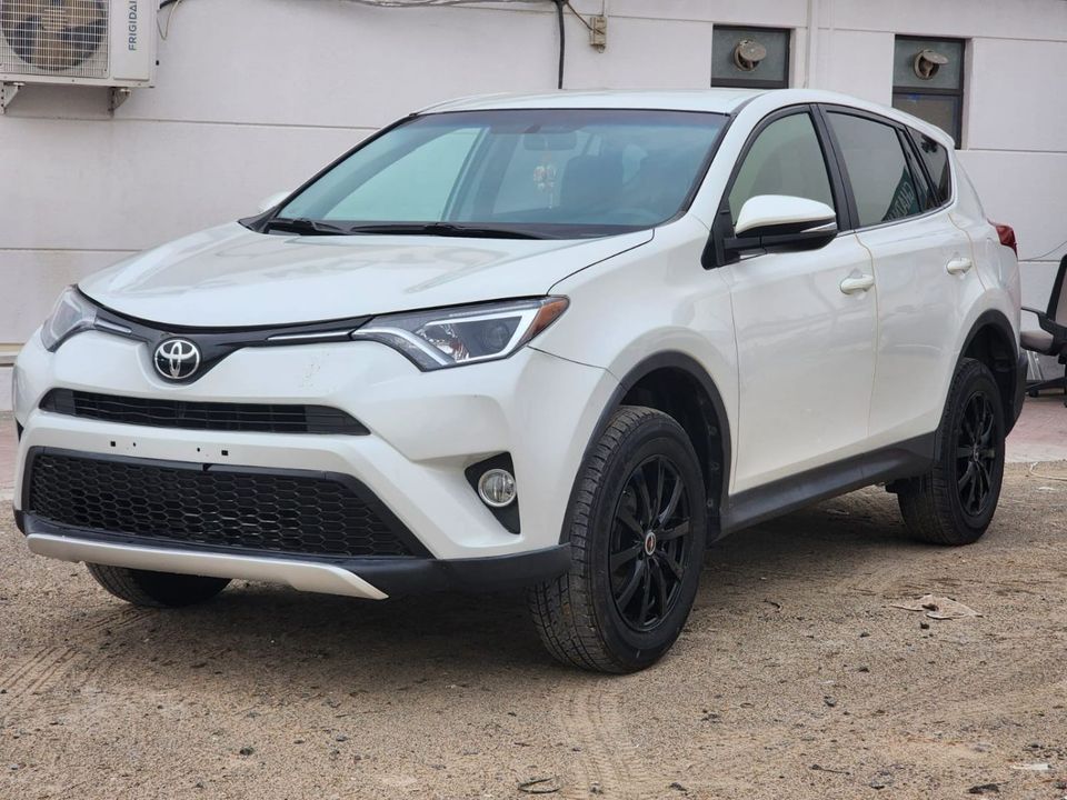 Used Toyota RAV4 2015 for sale in Dubai - 647599