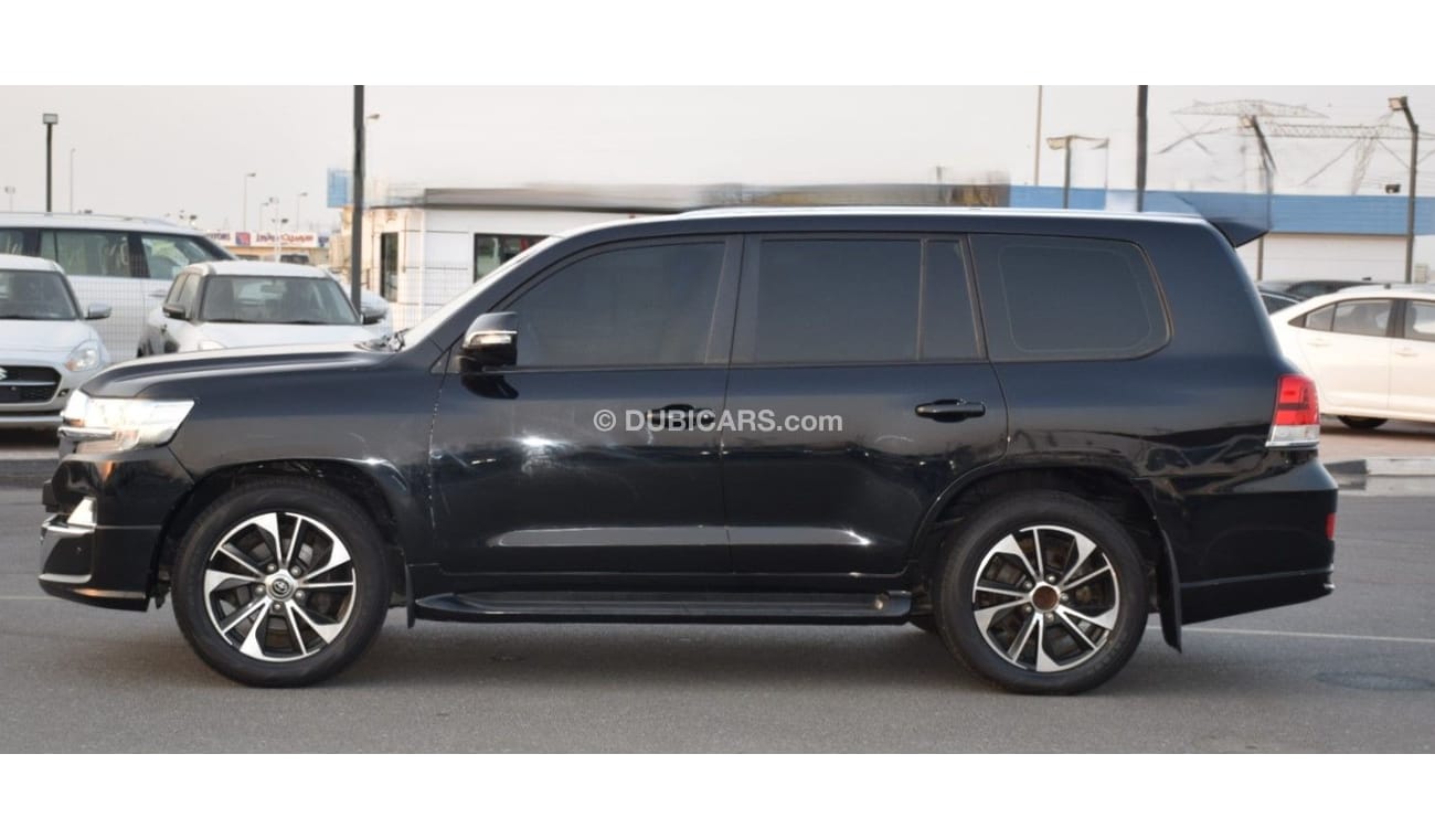 Used Toyota Land Cruiser 2016 for sale in Dubai - 756900