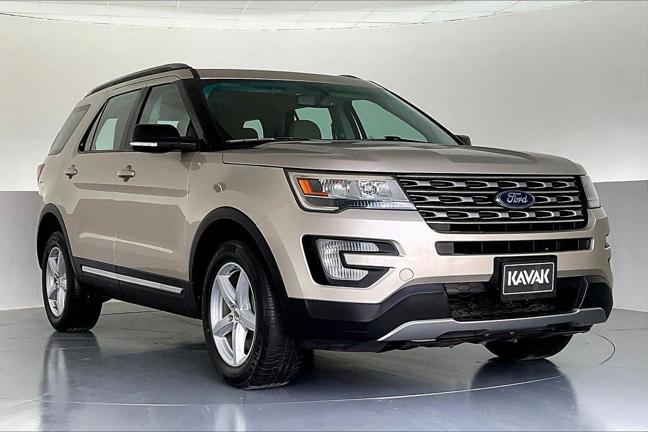 Used Ford Explorer XLT (Cloth) 2017 for sale in Dubai - 571236