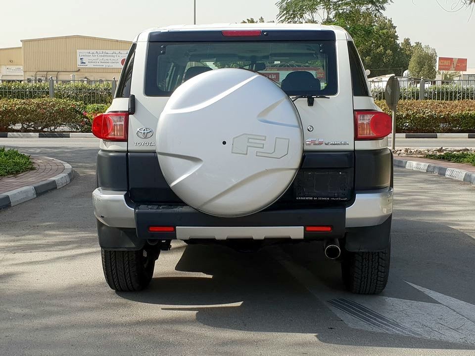 Used Toyota FJ Cruiser 2012 - V6 - GCC SPECS - DIFFLOCK - GOOD ...