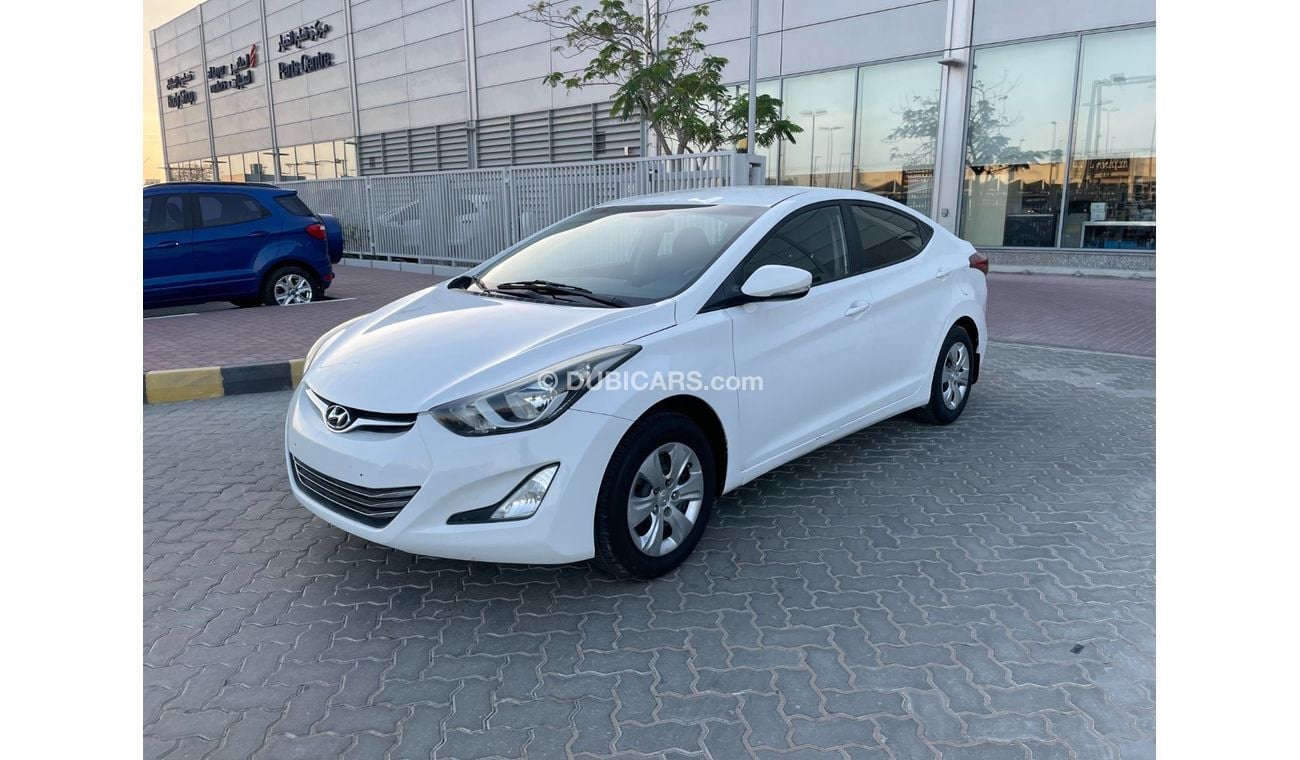 Used Hyundai Elantra GCC 2015 for sale in Sharjah - 589746