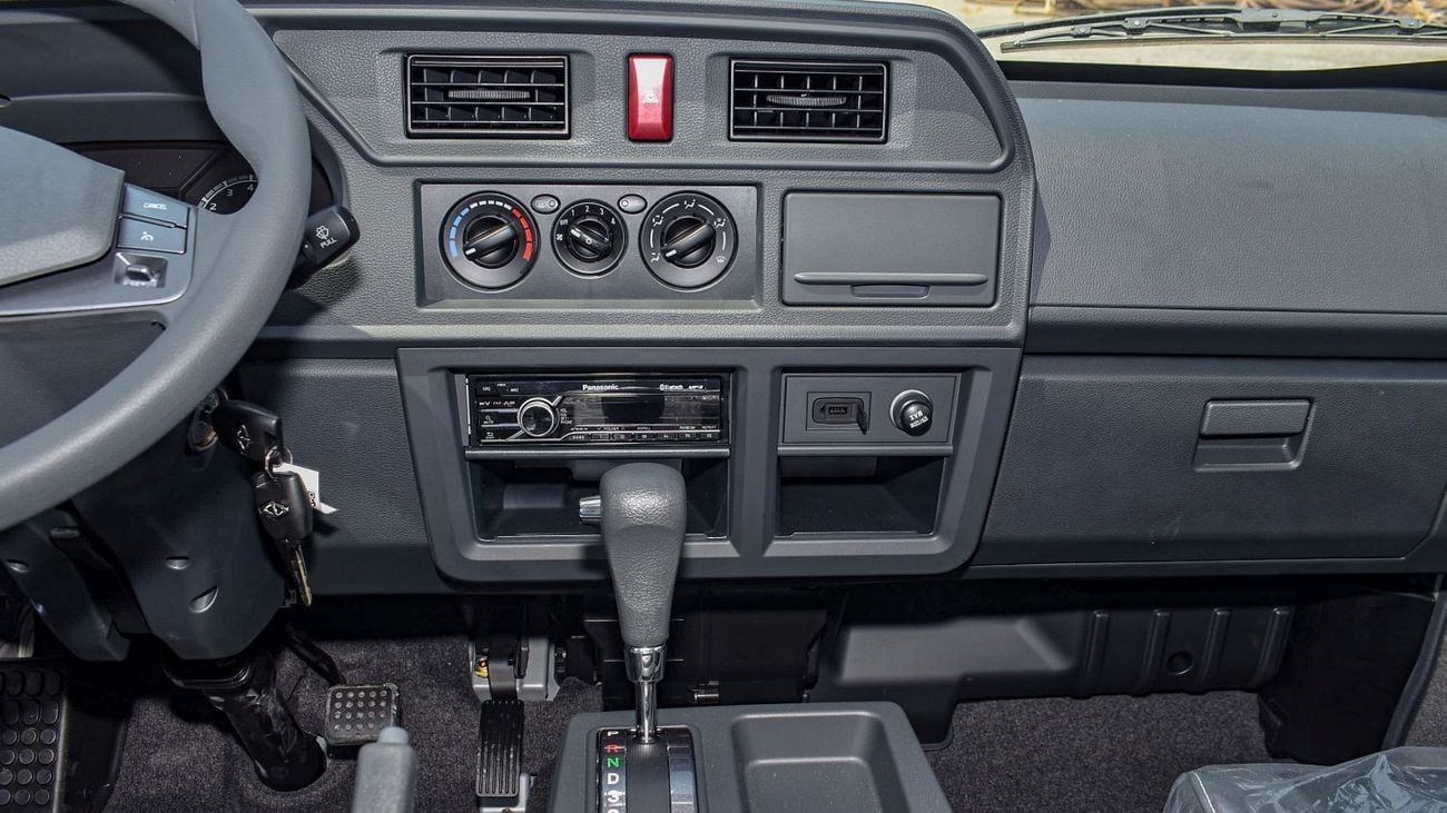 New CMC D 260 CMC D260 || Window Van || 8 seater || 2.4L 2WD || 2025 ...