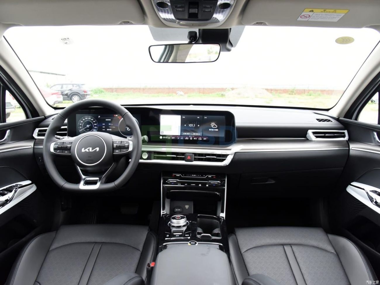 New KIA K5 270T 2WD CVVD Renewed MY-2021 2021 for sale in Dubai - 767298