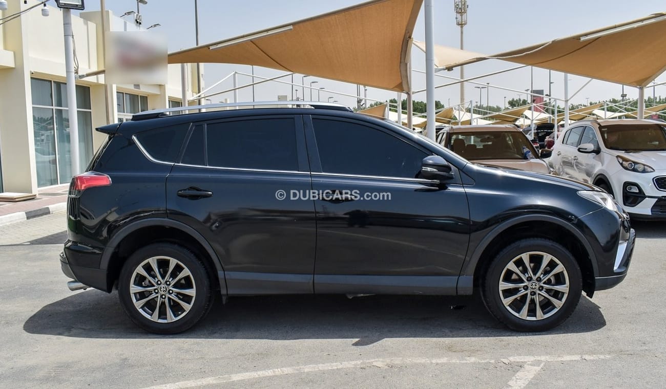 Used Toyota RAV4 VXR 2018 for sale in Dubai - 769332