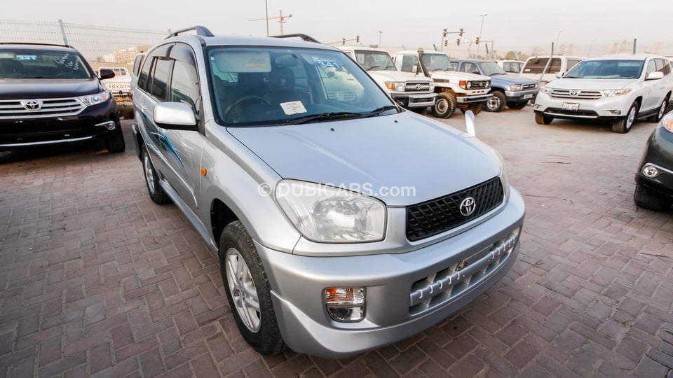 Used Toyota RAV4 J 2001 for sale in Dubai - 5289
