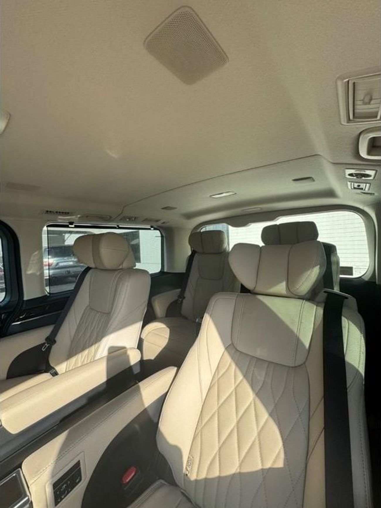 New Toyota Granvia 3.5 L Premium 6 seat s 2025 for sale in Dubai - 817790