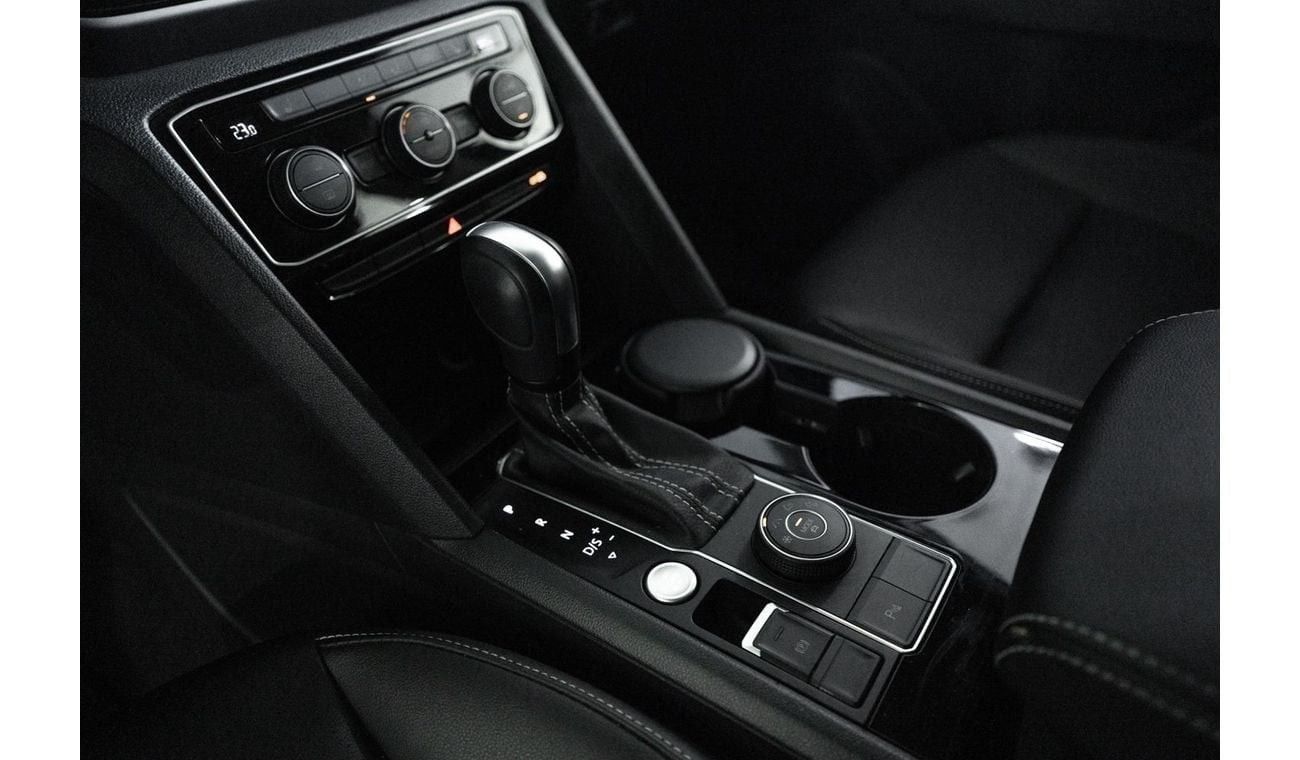 Used Volkswagen Teramont Comfortline 3.6L 2022 for sale in Dubai - 795215