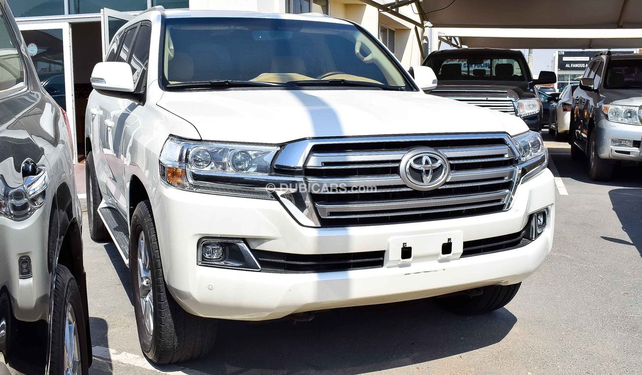 Used Toyota Land Cruiser EX-R 5.7 V8 2017 for sale in Sharjah - 214512