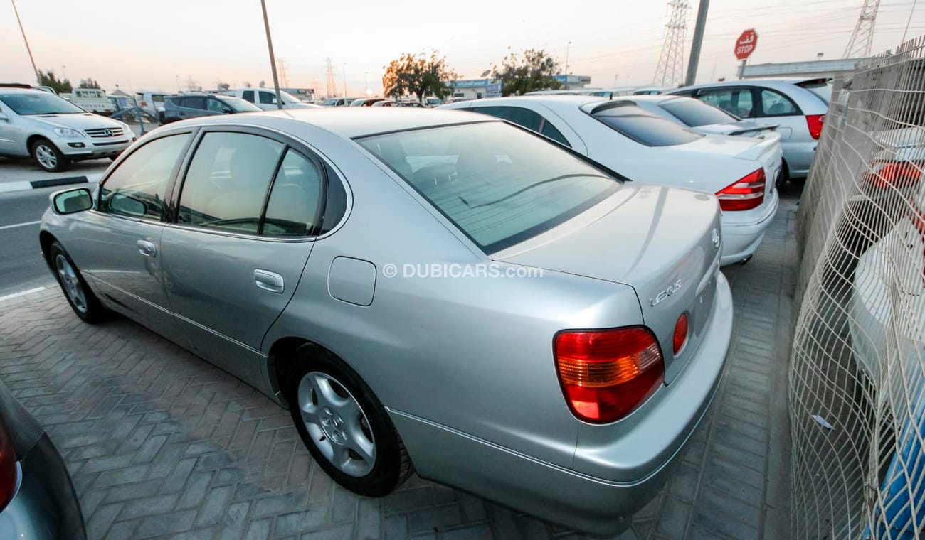 Used Lexus ES 300 2005 for sale in Dubai - 8705