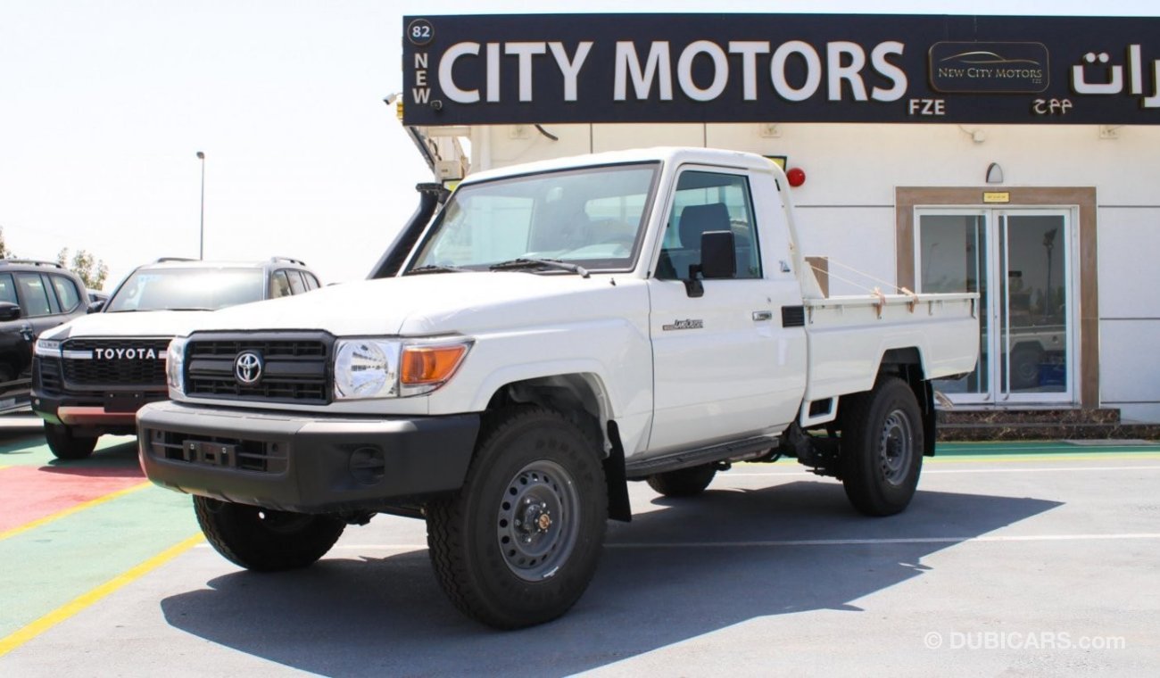 New Toyota Land Cruiser Pick Up TOYOTA LC 79 4.0 V6 2022 for sale in Dubai - 546423