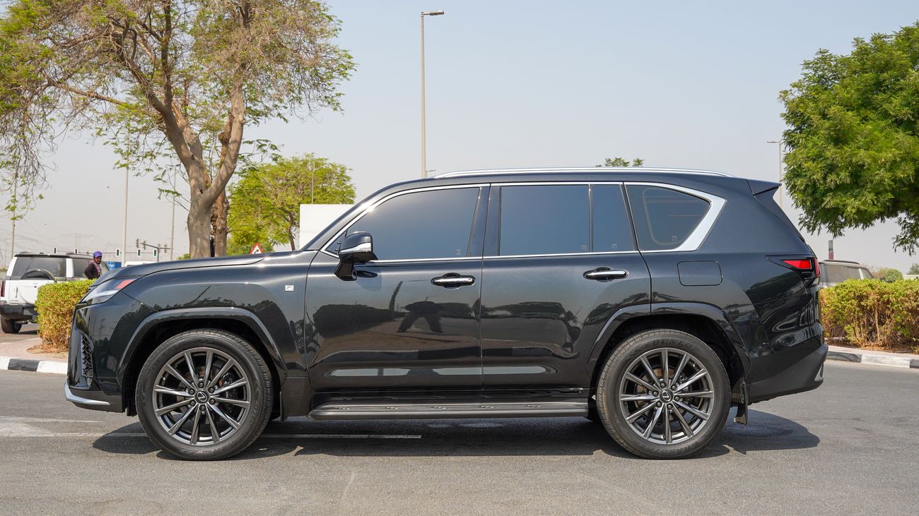 Used Lexus LX600 2024 for sale in Dubai - 899994