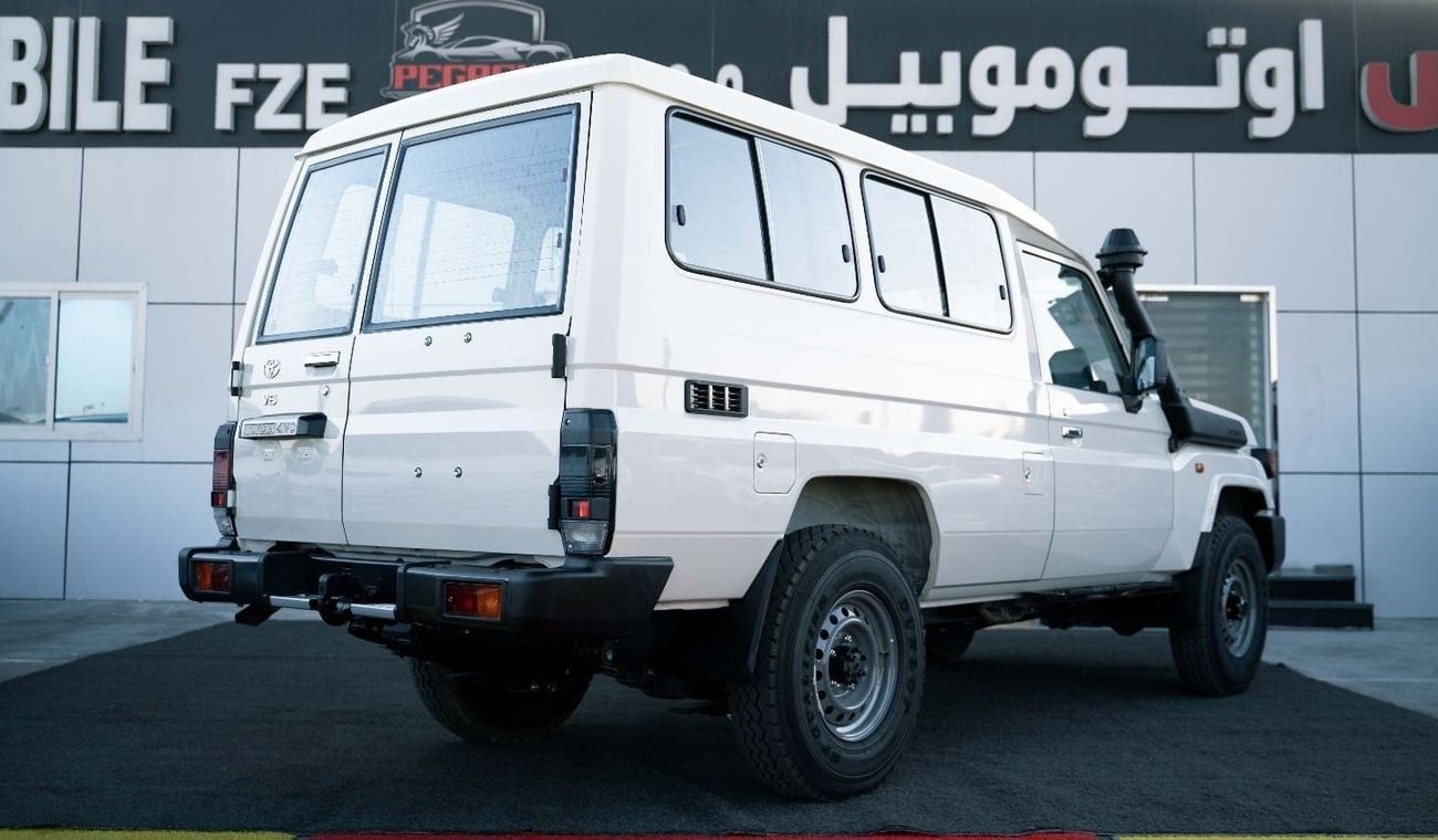 New TOYOTA LAND CRUISER LC78 4.0L 4WD 3DOOR MT SUV 2025 2025 for sale in Dubai - 819968