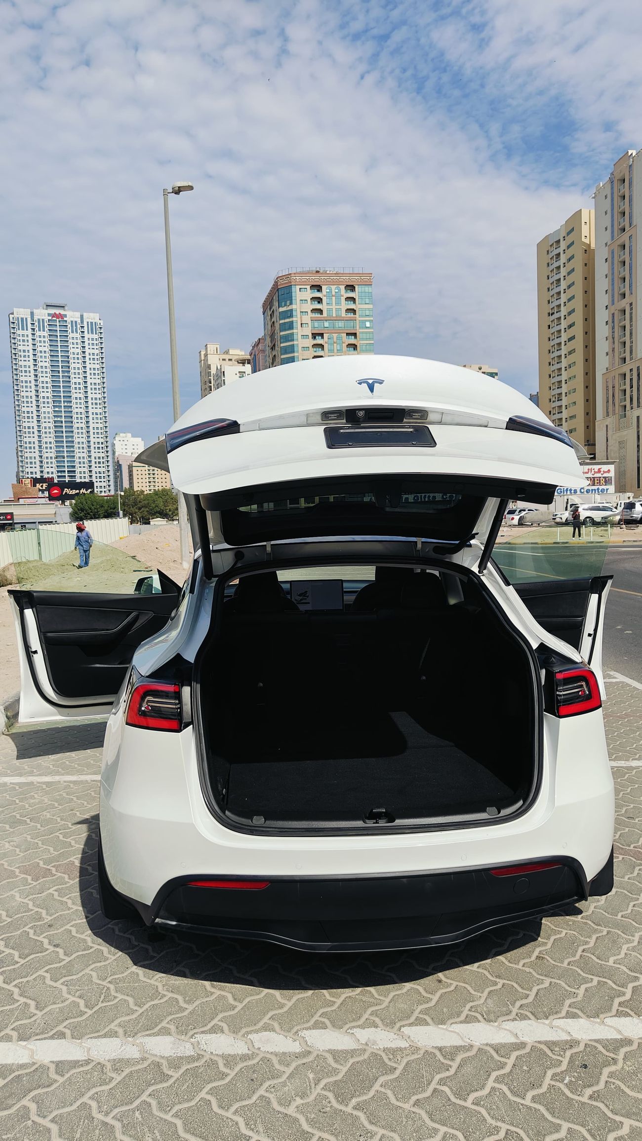 Used Tesla Model Y Real-Wheel Drive 2021 for sale in Dubai - 827551