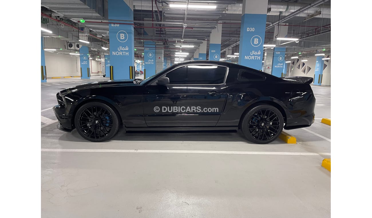 Used Ford Mustang 3.7L 2014 for sale in Abu Dhabi - 644514