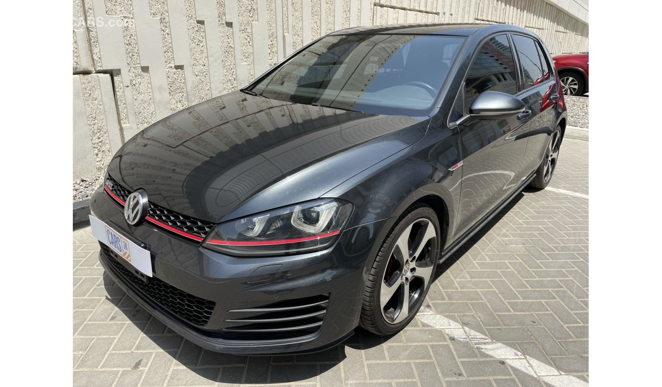 Used Volkswagen Golf 3000 2017 for sale in Dubai - 460905