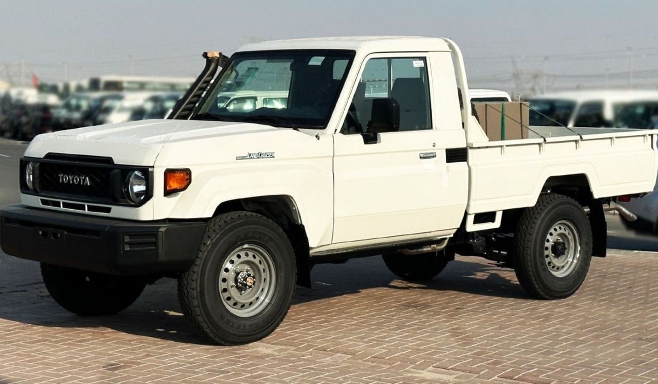 New Toyota Land Cruiser Pick Up LC79 SC PICKUP 4.2L DSL MT 2024 for sale in Dubai - 818379