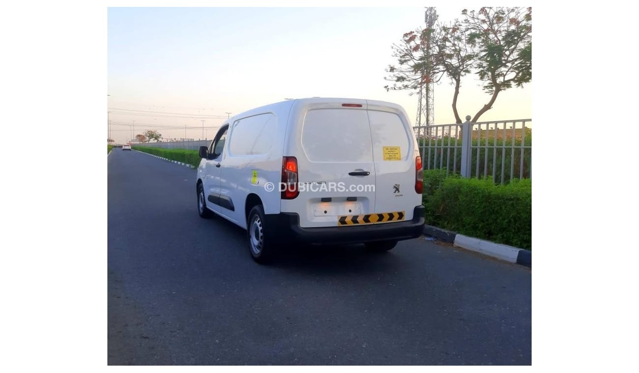 Used Peugeot Partner Long Body 2020 for sale in Dubai - 633691