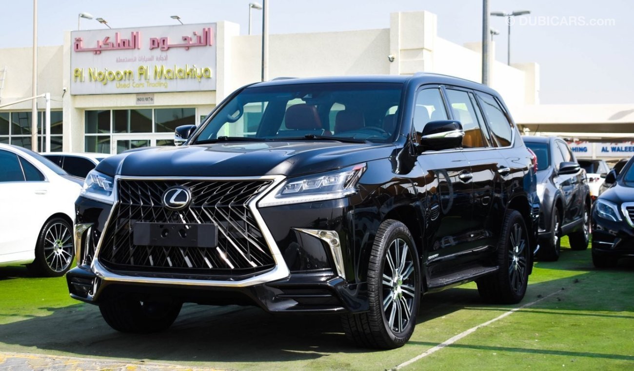 Used Lexus LX570 2018 for sale in Sharjah - 595092