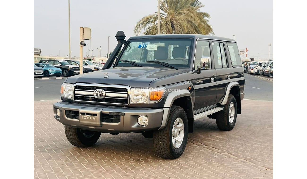 New Toyota Land Cruiser Hard Top LC76 4.0L FULL 2023 for sale in Dubai - 660877