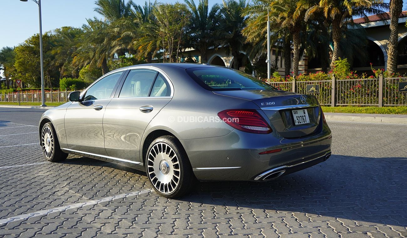 Used Mercedes-Benz E300 2.0 2018 for sale in Dubai - 578968