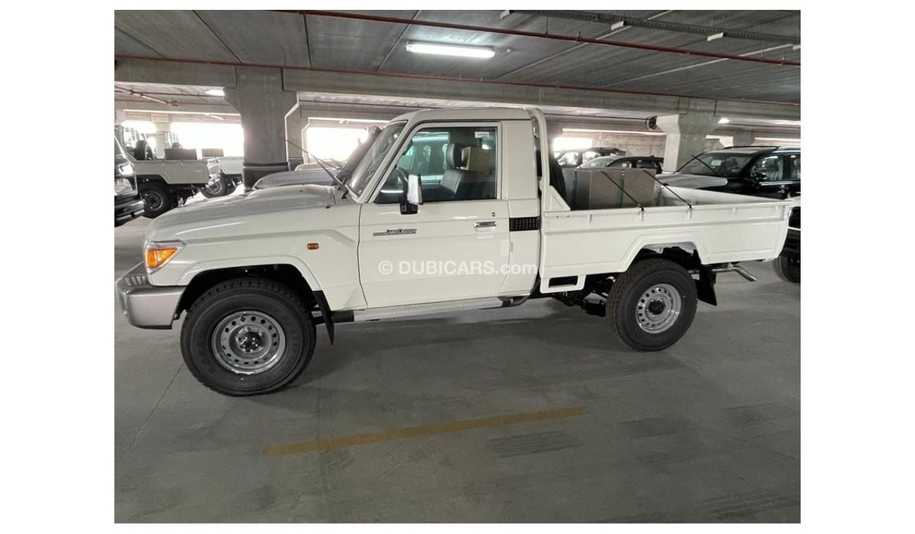New Toyota Land Cruiser Pick Up Toyota LC79 SC 4.0 Petrol Pup with differential lock 2023 for ...