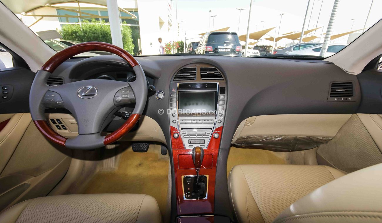 Used Lexus ES350 2007 for sale in Sharjah - 132833