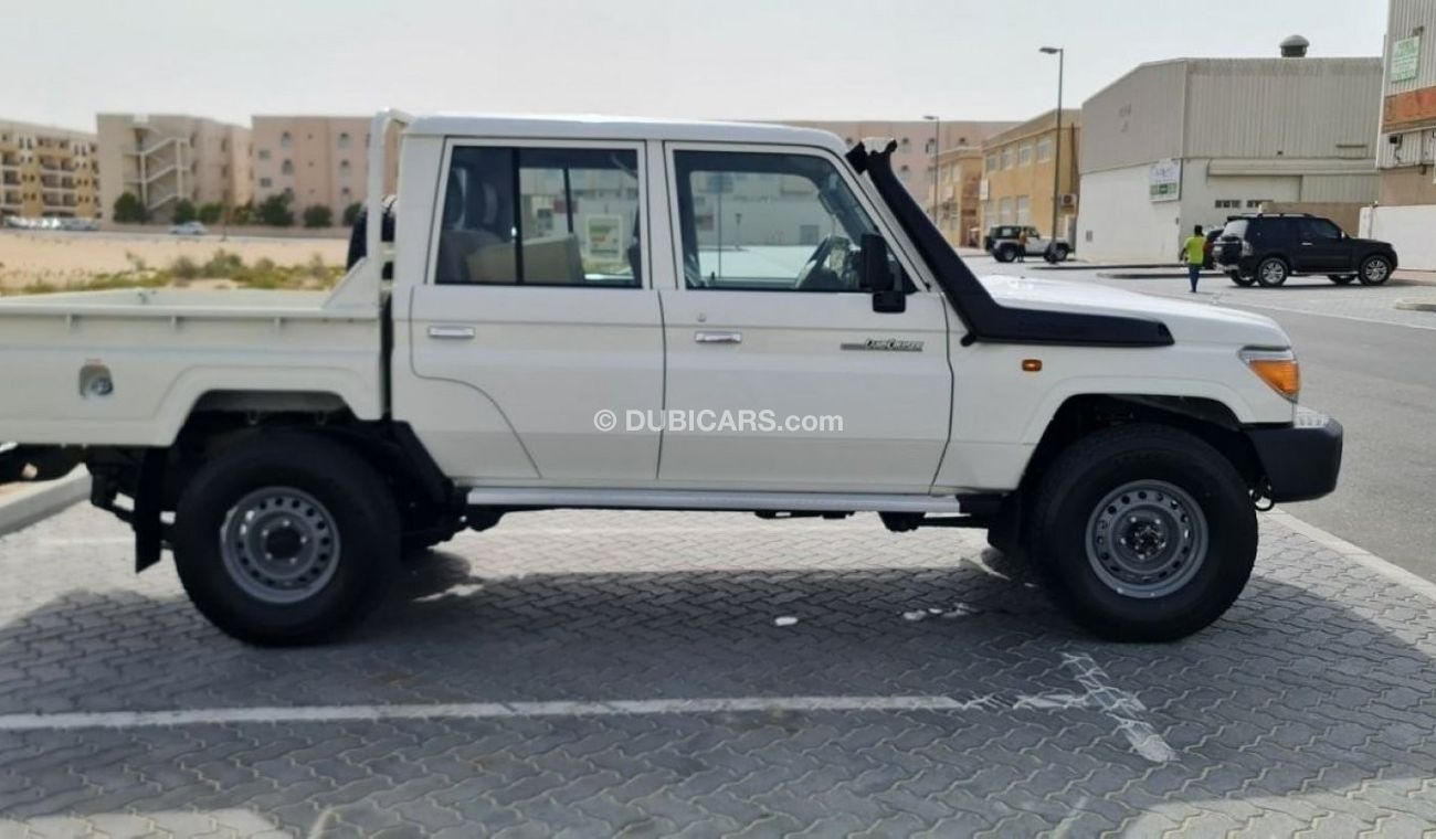 New Toyota Land Cruiser Pick Up LC79 4.5 V8 DIESEL 2023 for sale in Dubai - 546679