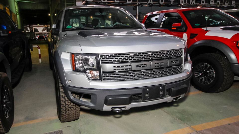 Ford Raptor SVT for sale: AED 235,000. Grey/Silver, 2014